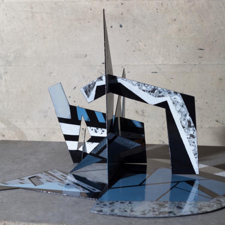 Lisa Traxler MRSS | Royal Society of Sculptors